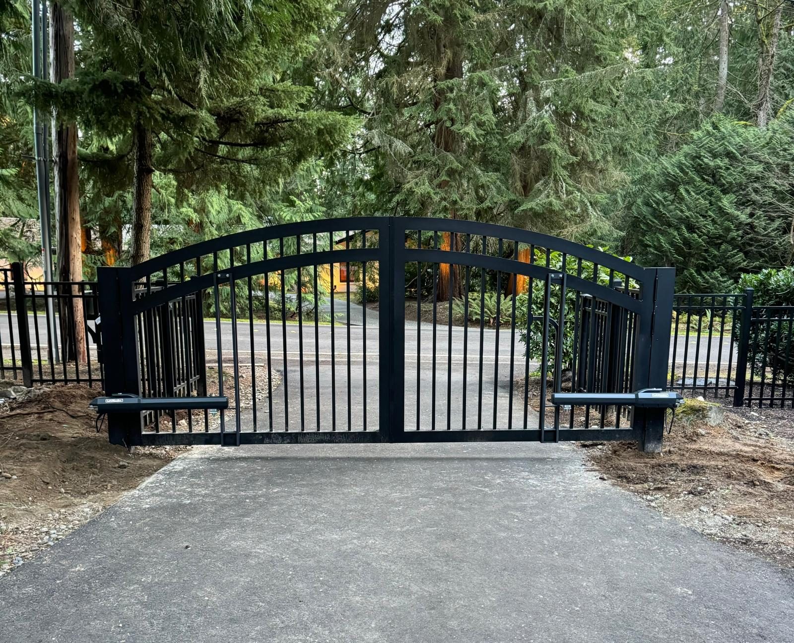 Automated Metal Driveway Gate Installed in Bellevue, WA | Fences ...